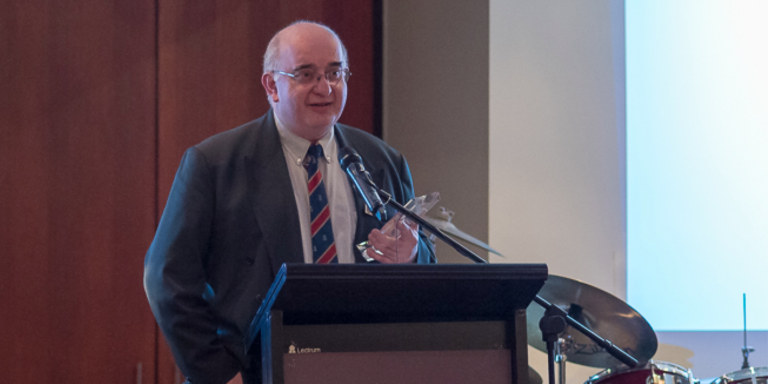 Vale – Victor Con Stroumos – The Mentonians